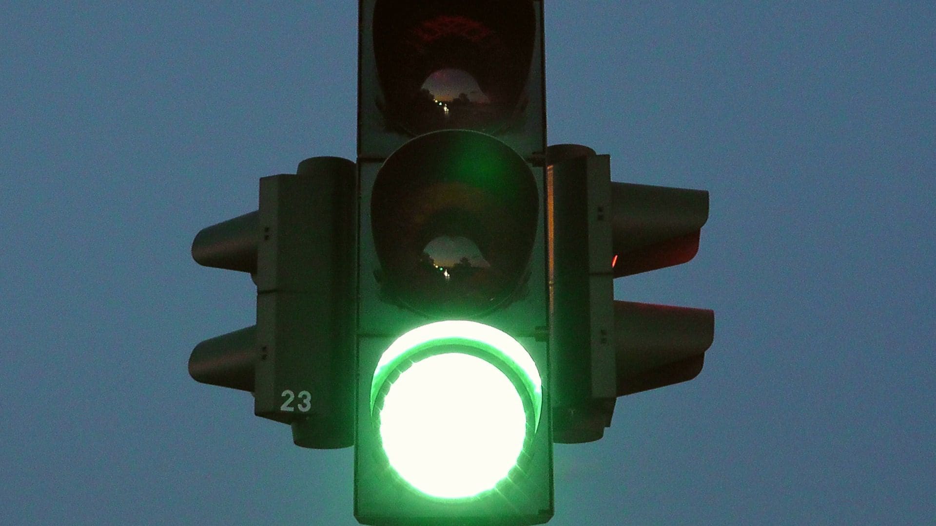 How long do you spend waiting at traffic lights? | Patons Insurance